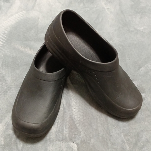 Tredsafe | Shoes | Mens Tread Safe Slipoil Resistant Black Slip On ...